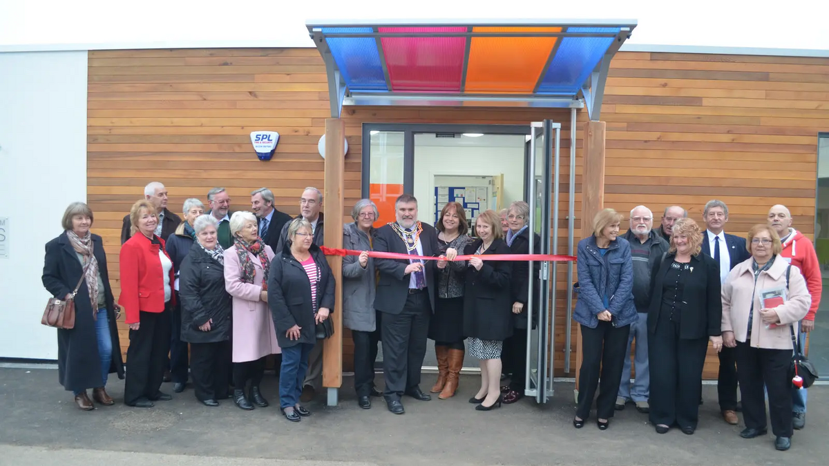 Former Pupils Roll Back the Years to Celebrate Newnham Middle School's ...