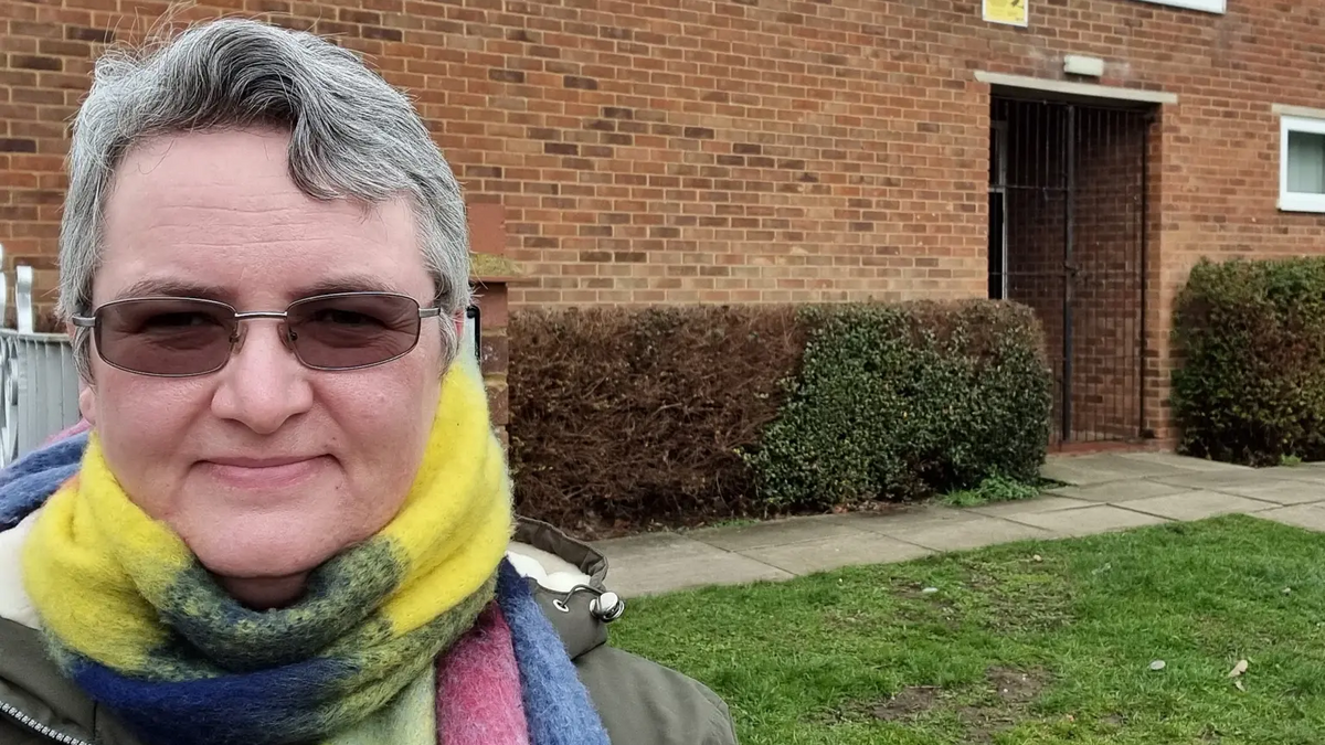 Liberal Democrat Councillor demands action on dangerous pavements ...