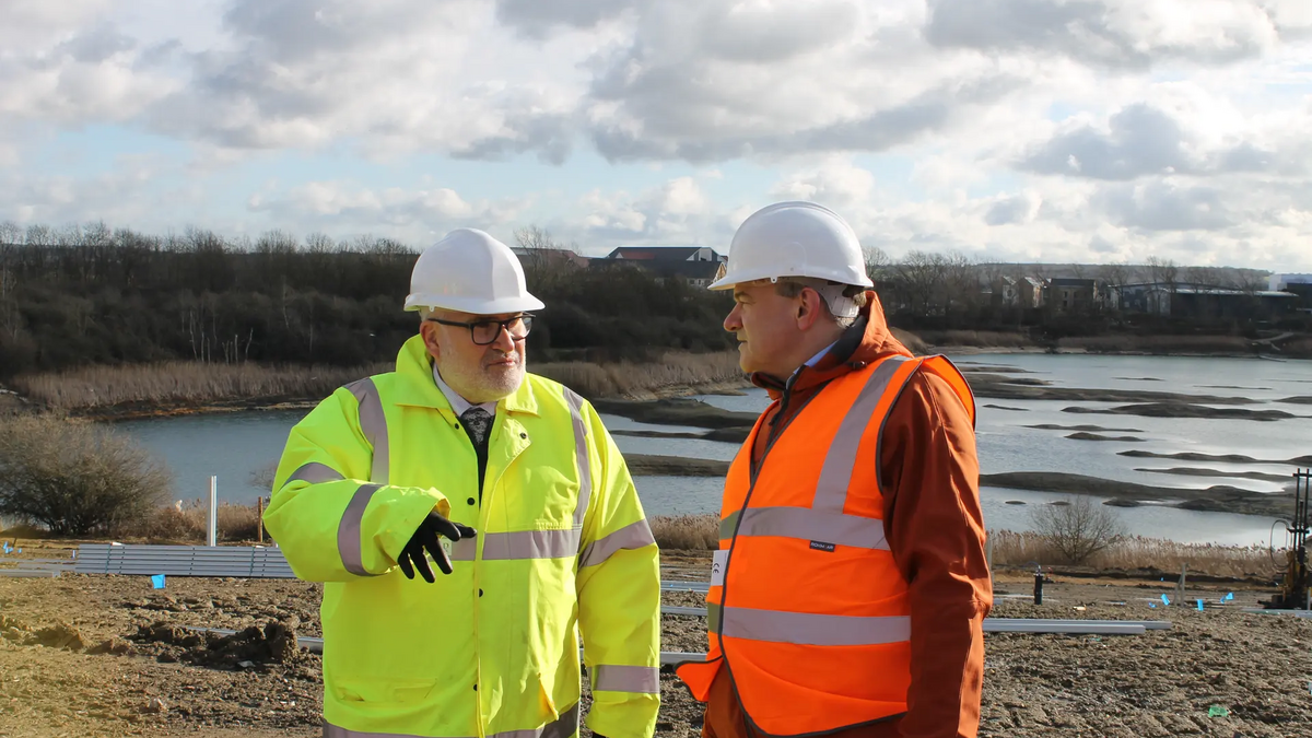 Mayor Dave and Sir Ed visit Bedford Green Technology & Innovation Park ...