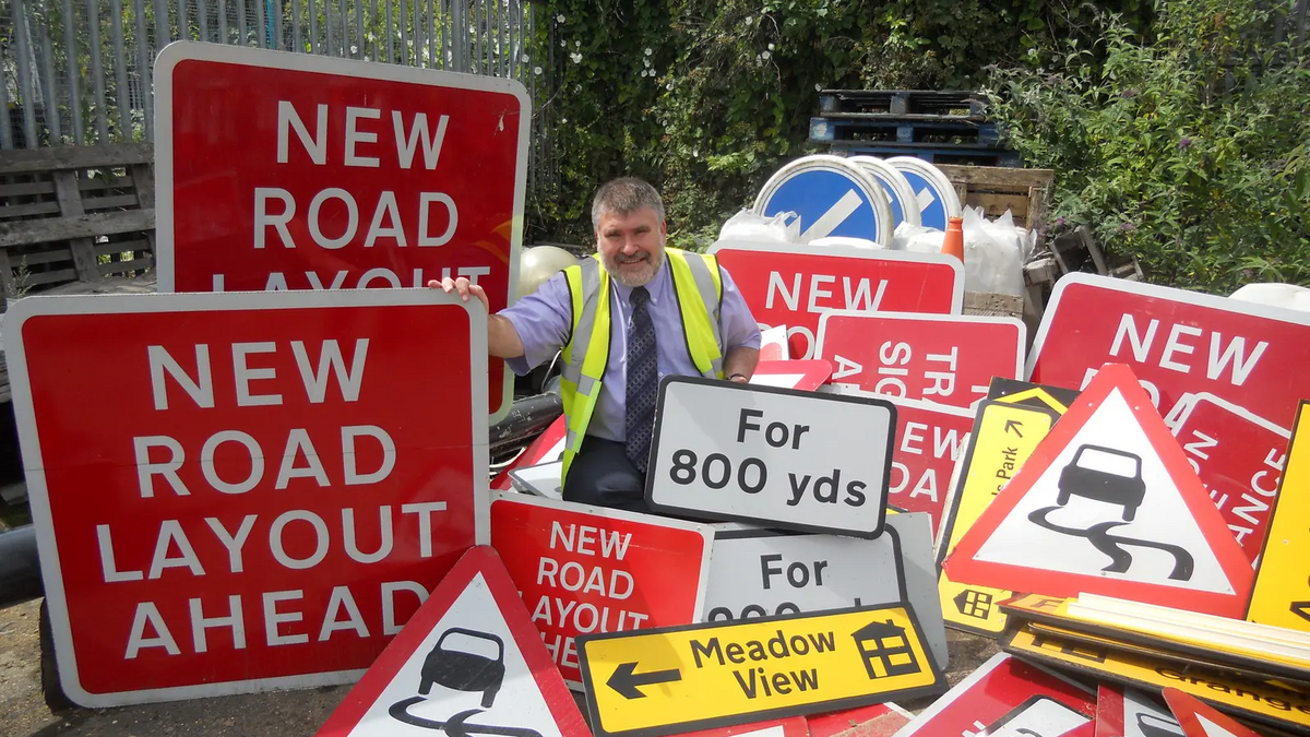 Anti Street Clutter Campaign Gets Off to Flying Start as Over 100 Signs ...