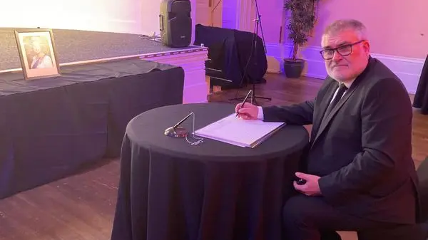 Mayor Dave Hodgson signs the Book of Condolence - Bedford Liberal Democrats