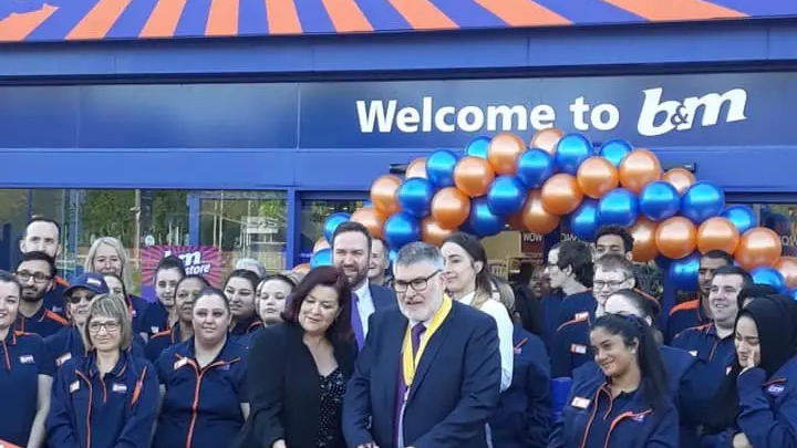 Bedford’s New b&m Store is Opened by Mayor Dave Hodgson - Bedford ...