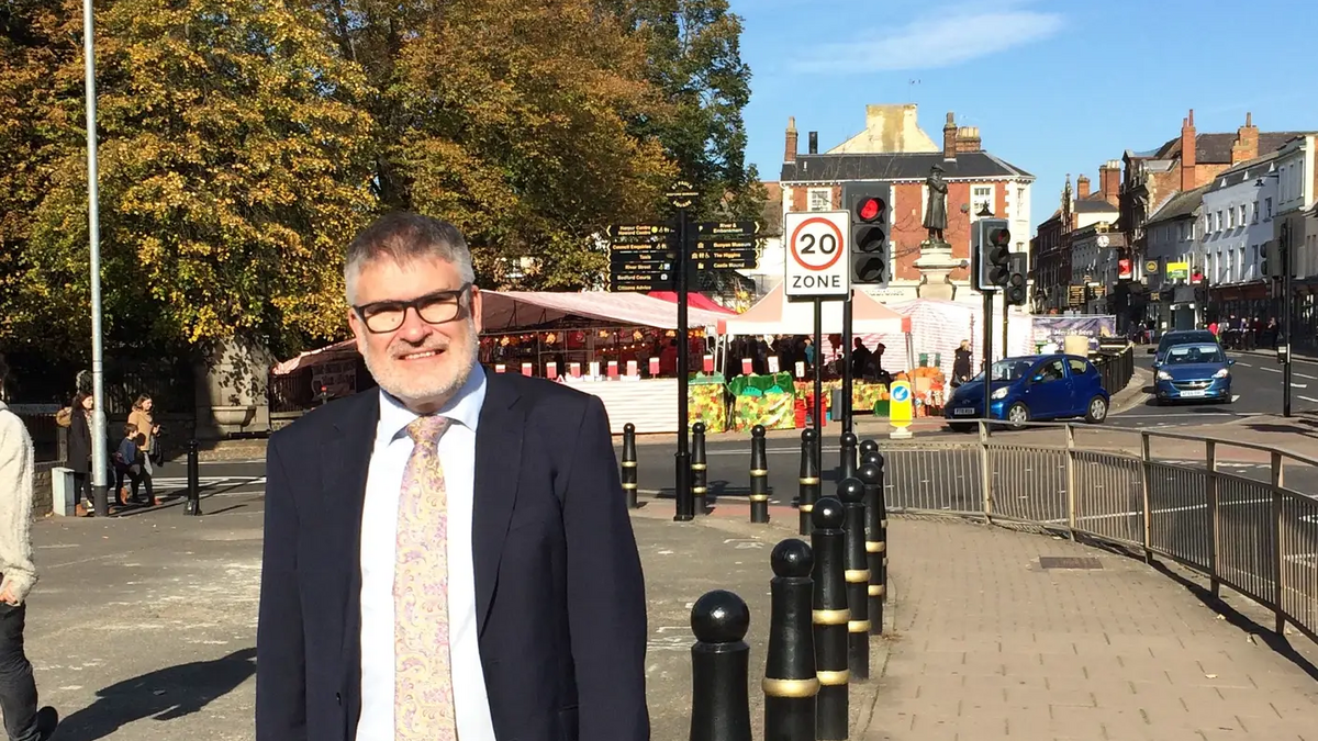 Mayor Dave Checks in On St Paul's Square Upgrade Works - Bedford ...