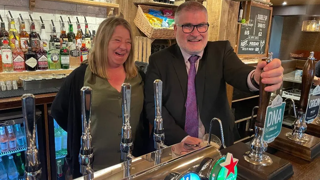 Mayor Dave visits The Pheasant - Bedford Liberal Democrats