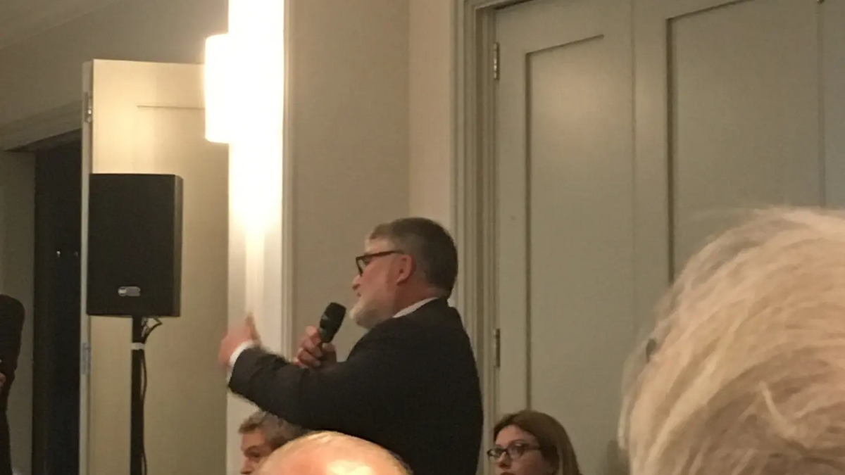 Mayor Dave Slams Government Attitude to Bedford Rail Users at Packed ...